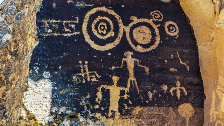 The Legend of the “Flying Shields” of the Hopi Indians - Ancient Aliens