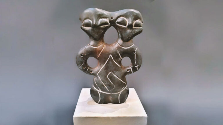 The Mysterious 7,000 Year Old Vinca Figurines - Ancient Aliens